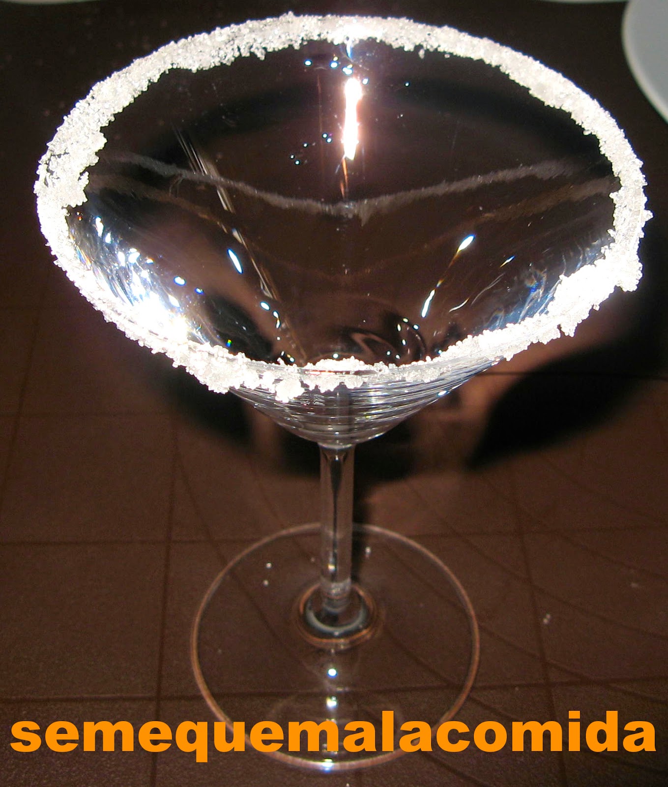 Se me quema la comida: ESCARCHAR EL BORDE DE UNA COPA DE CÓCTEL