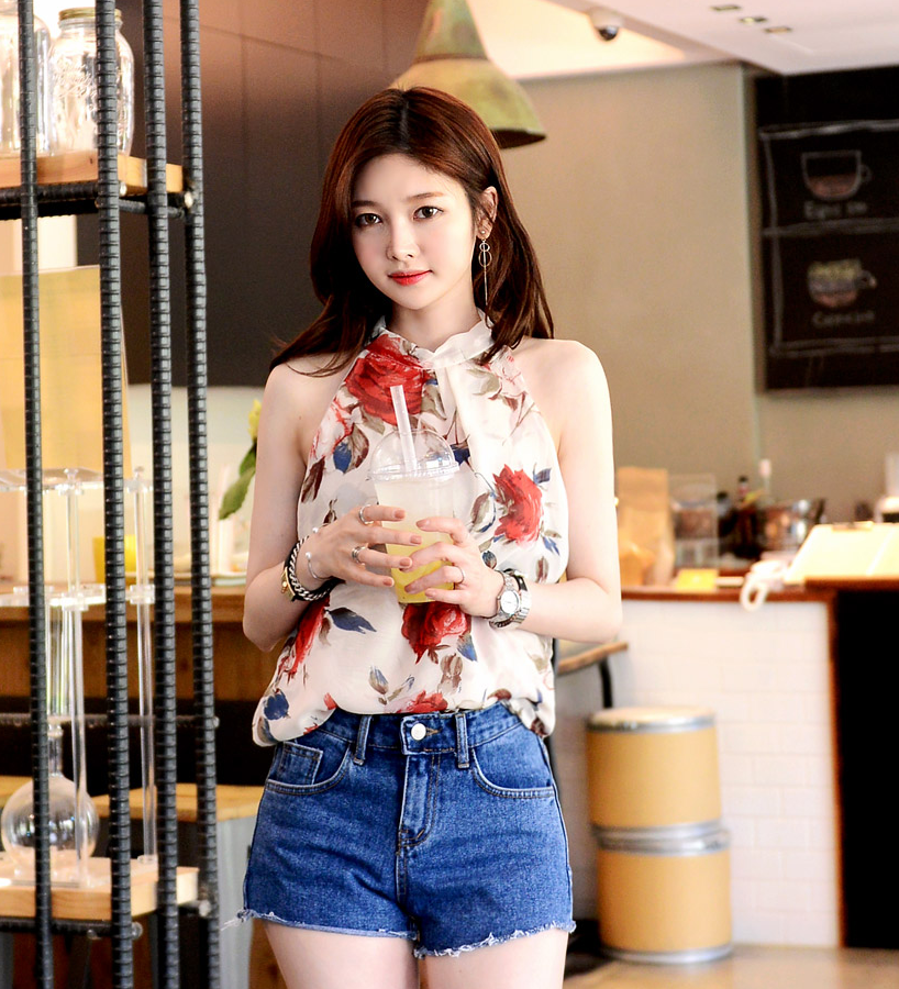 Kim Hee Jeong fashion 05-2017