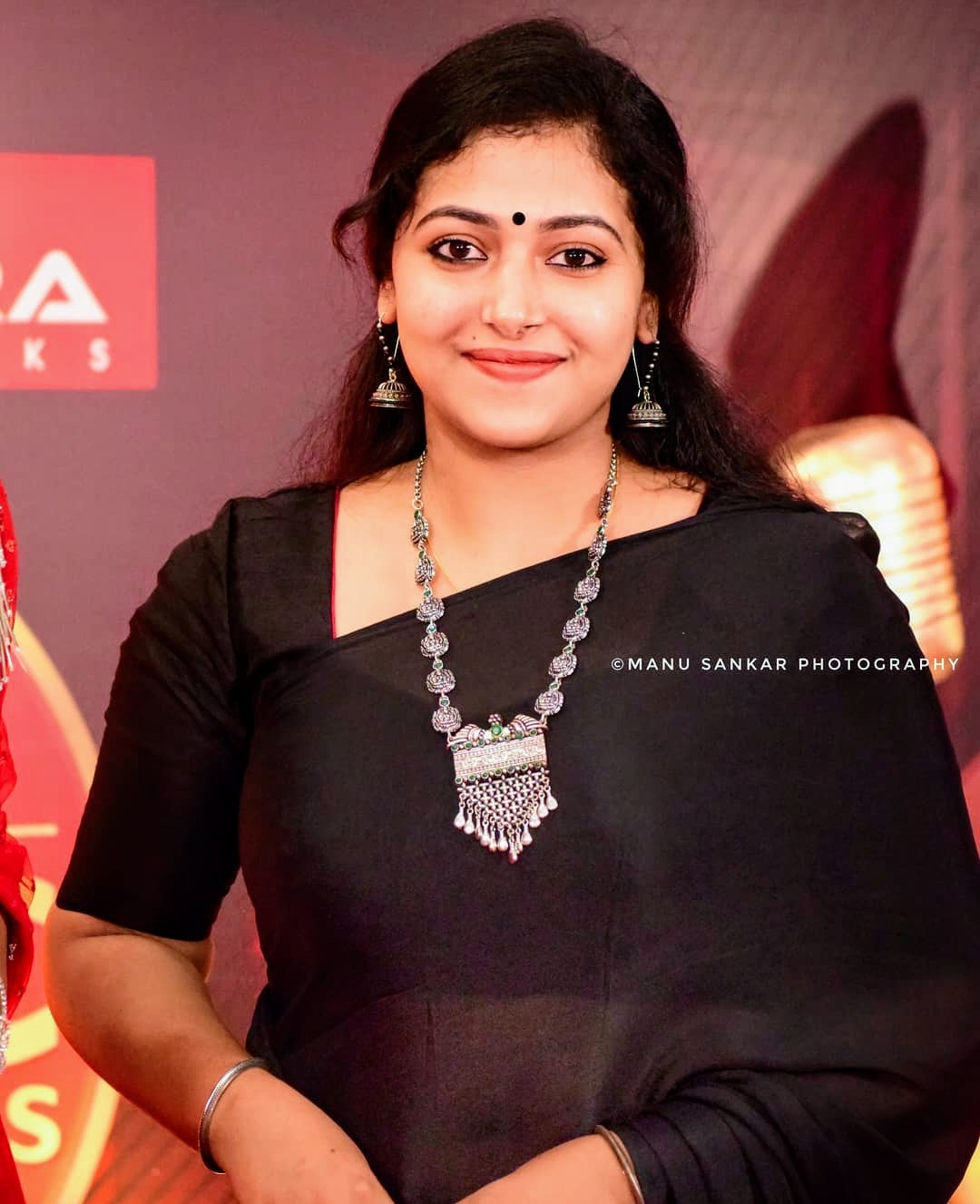 actress rare collections: Anu Sithara showing her cute Navel 1st time ...