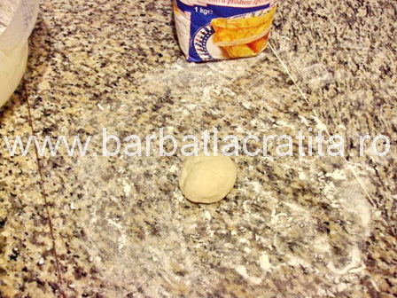 Şuberek (plăcintă cu carne şi mentă) | Rețete BărbatLaCratiță