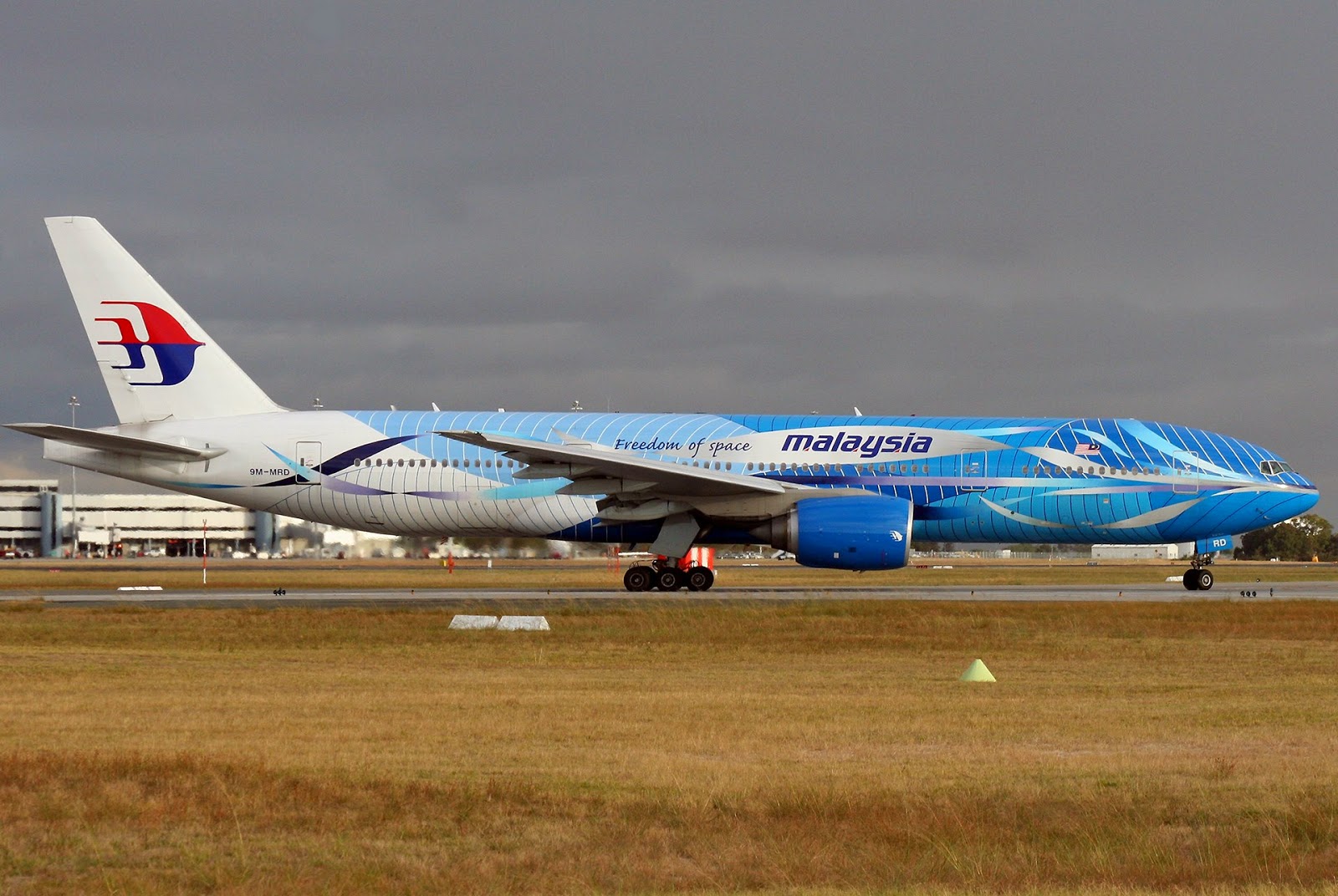 Perth Airport Spotter's Blog: Malaysia Airlines Flight MH17 9M-MRD shot ...