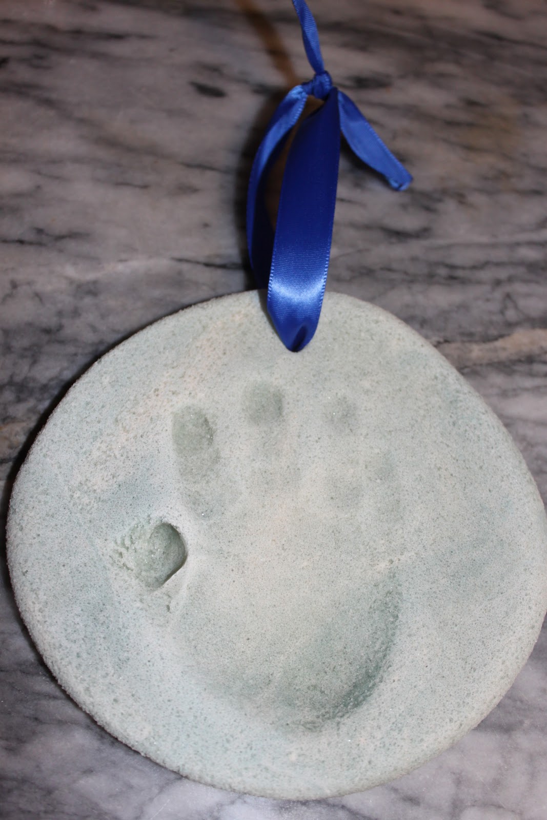 Julie Bakes A Lot!: Homemade Hand Print Plaques!