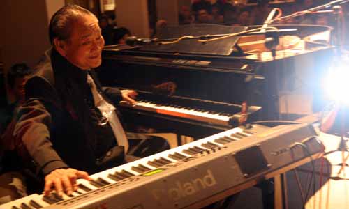 bergerak, lepas: Bubi Chen