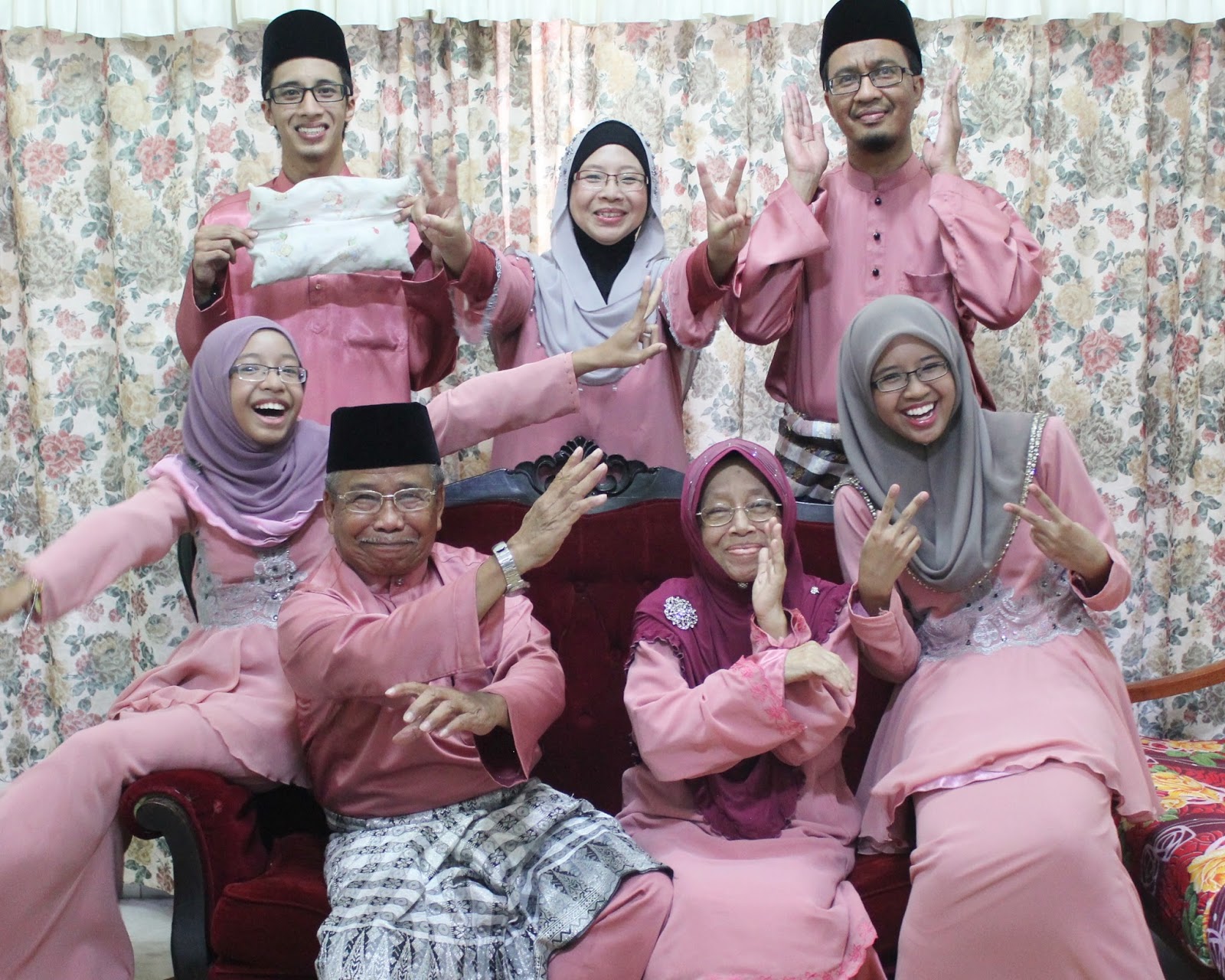 Valuing life...one second at a time...: Tips Memilih Baju Raya Tema ...