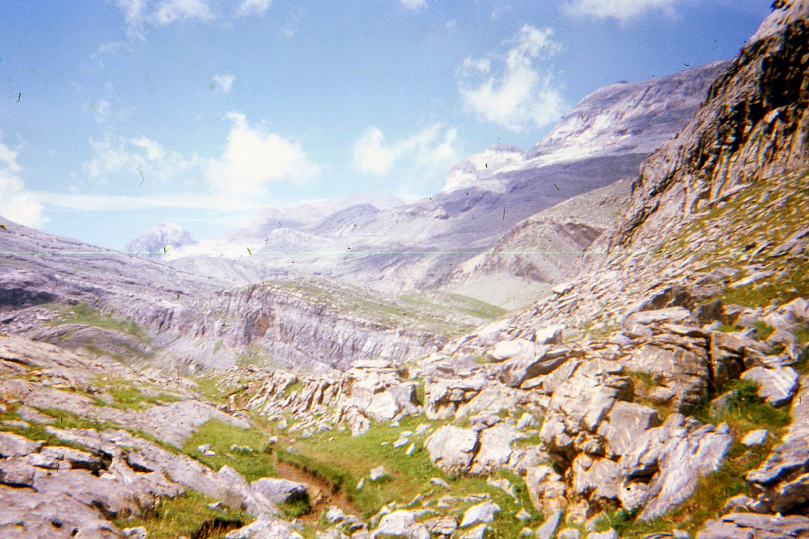 ÚLTIMO LARGO: ASCENSIÓN PICO TAILLON 3.144 MT. PIRINEOS (VERANO DEL 1989)