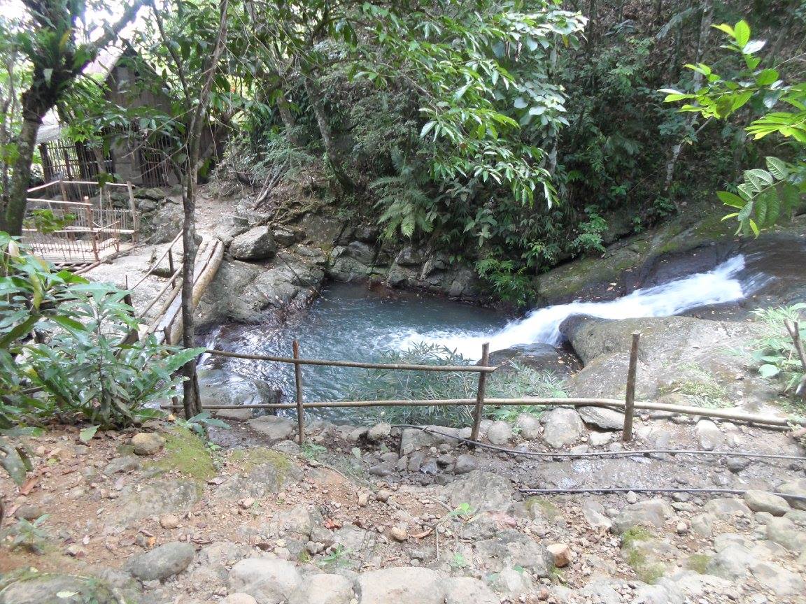Prettythrifty: Pinlak Falls at Infanta Quezon