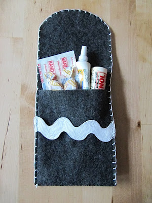 Sew Many Ways...: Fabric Pouch With Blanket Stitch Tutorial...