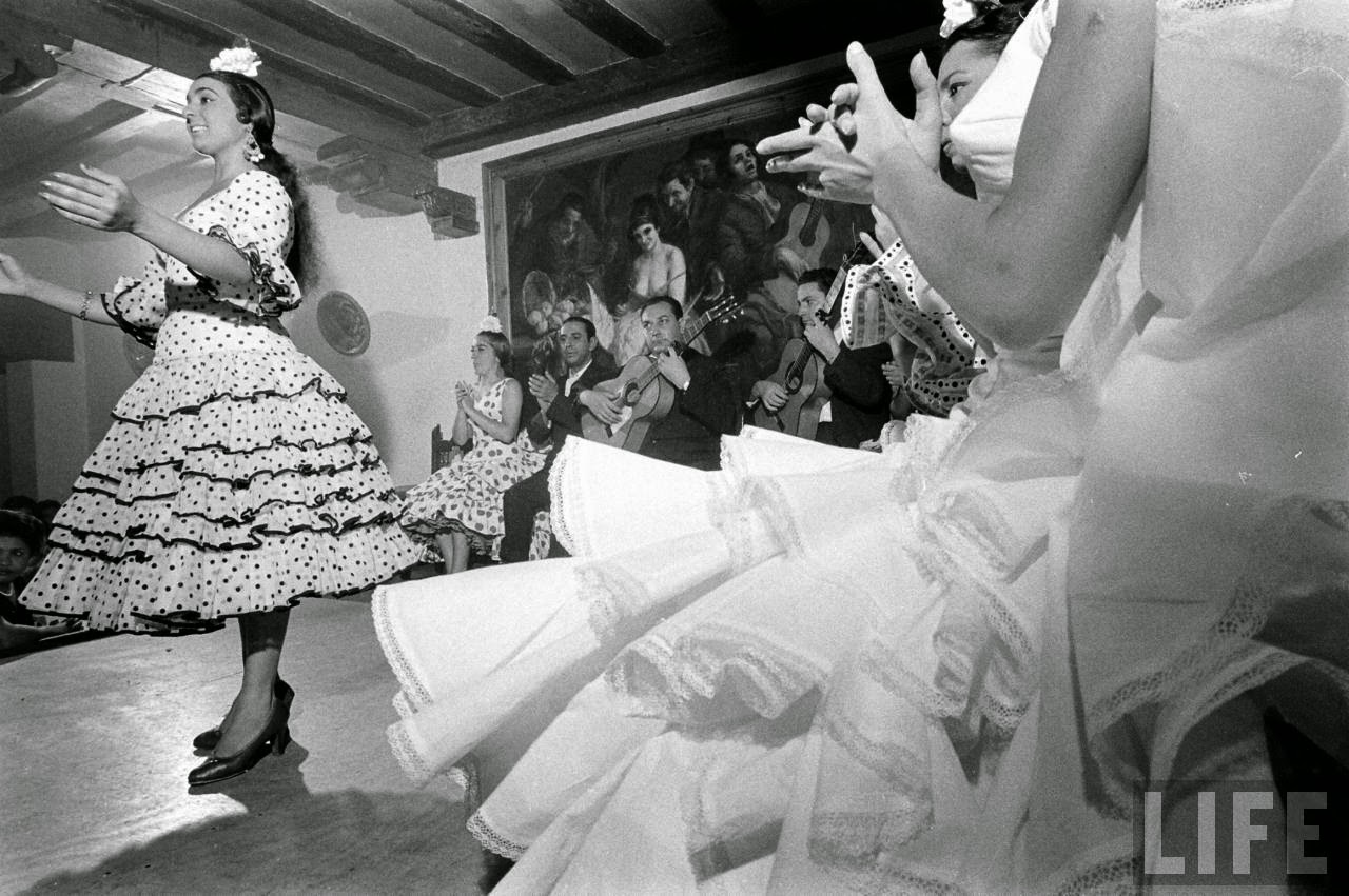 30 Stunning Black and White Photos of Gypsy Dancers in Madrid in 1960 ...