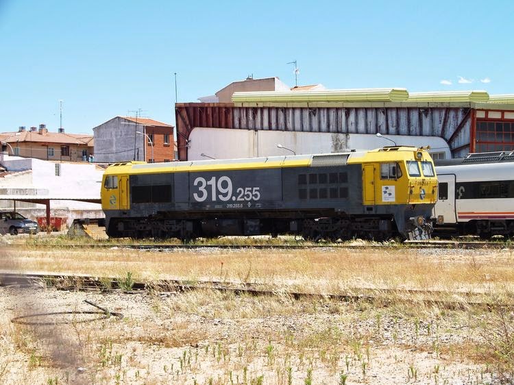 CRÓNICA FERROVIARIA: Las locomotoras de la serie 319.200 de Renfe, la ...