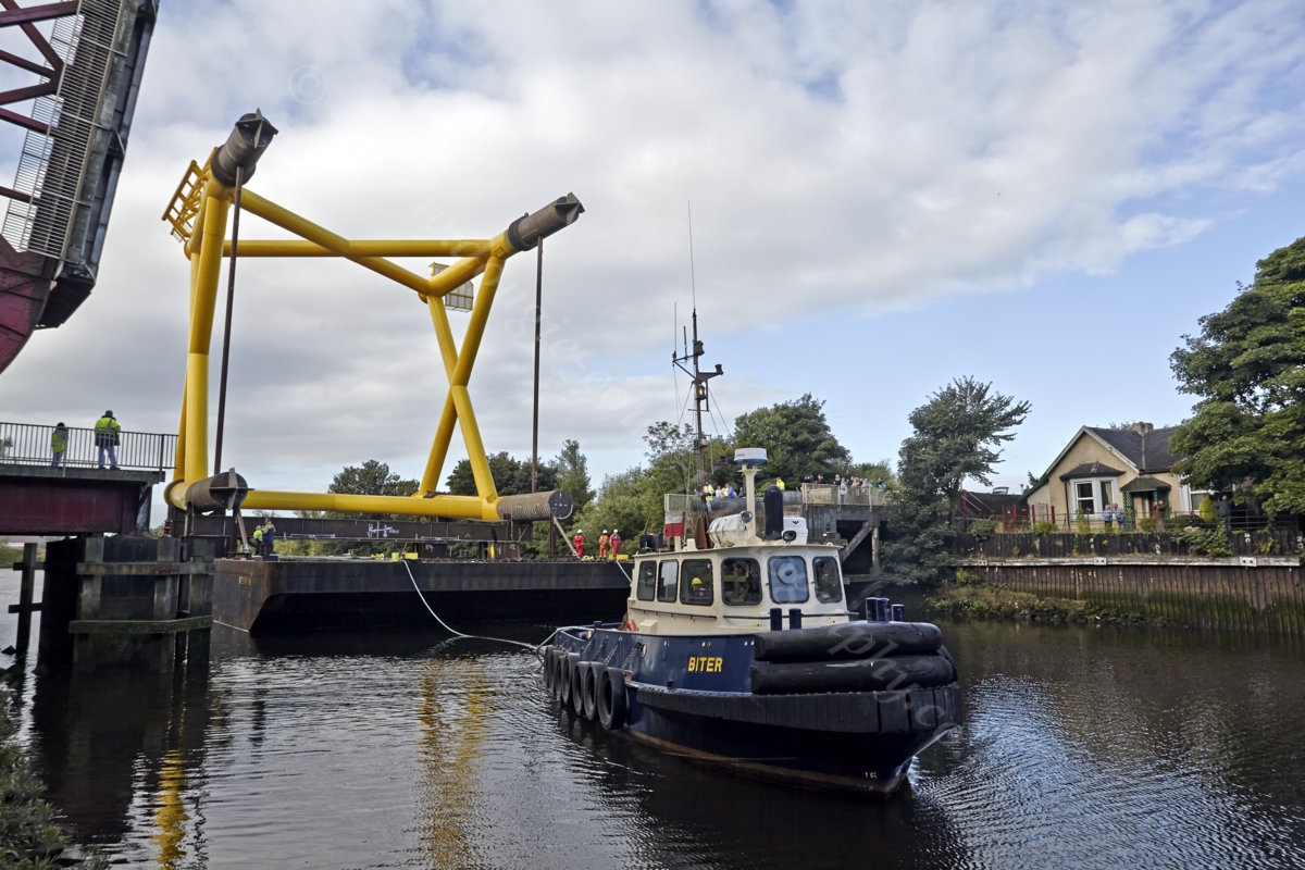 Dougie Coull Photography: Barge Move - Inchinnan Bascule Bridge