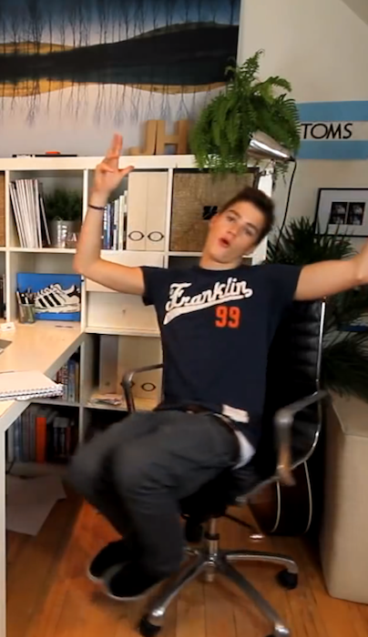 Celeb Saggers: SAGGER OF THE YEAR #10: Jack Harries Sagging & Sitting ...