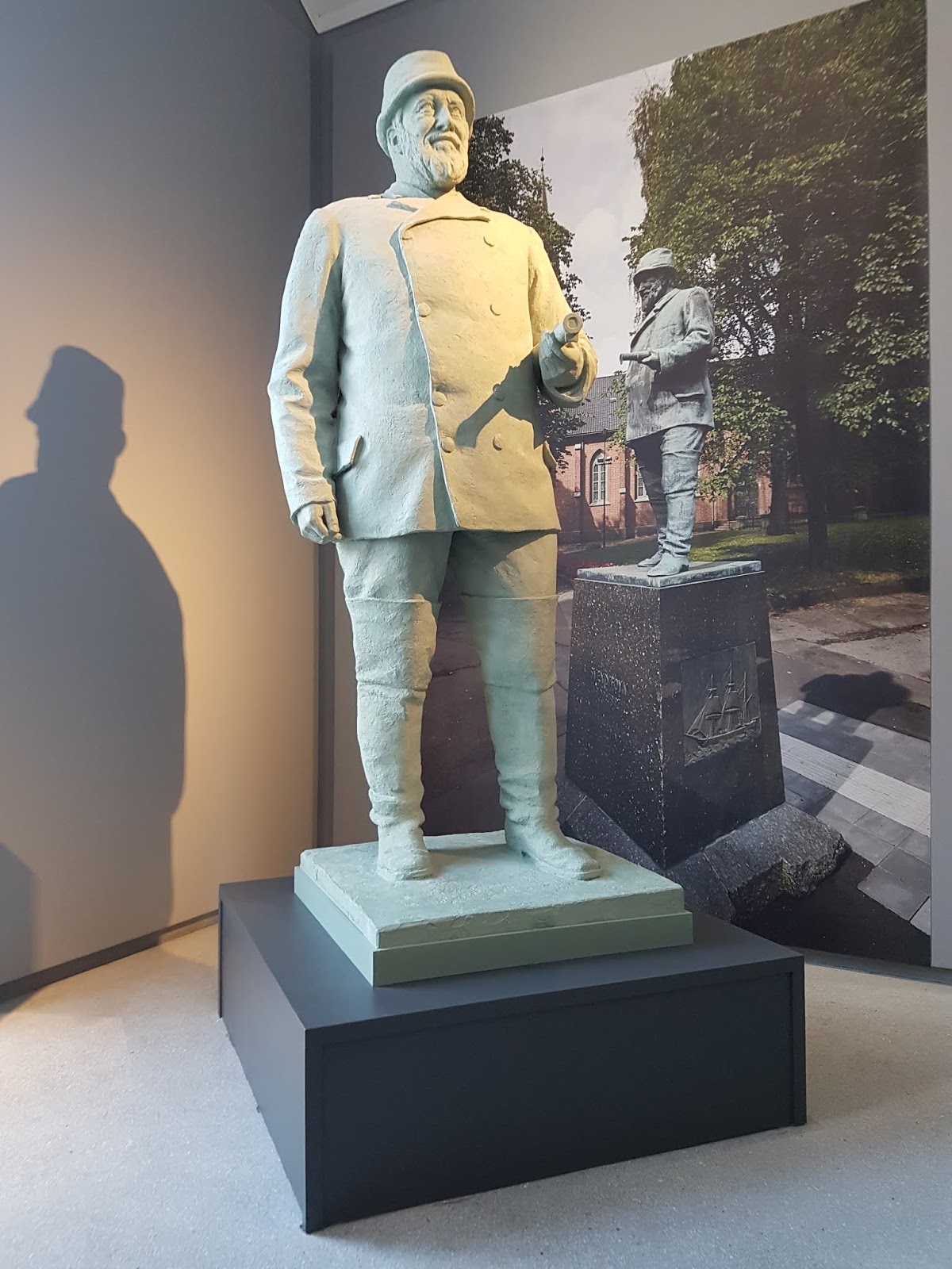 Ariel: Medlemsmøte i partiet og besøk på Anders Svor-muséet