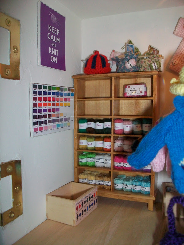 Paula's Dollyland: Knitting Pretty wool shop!