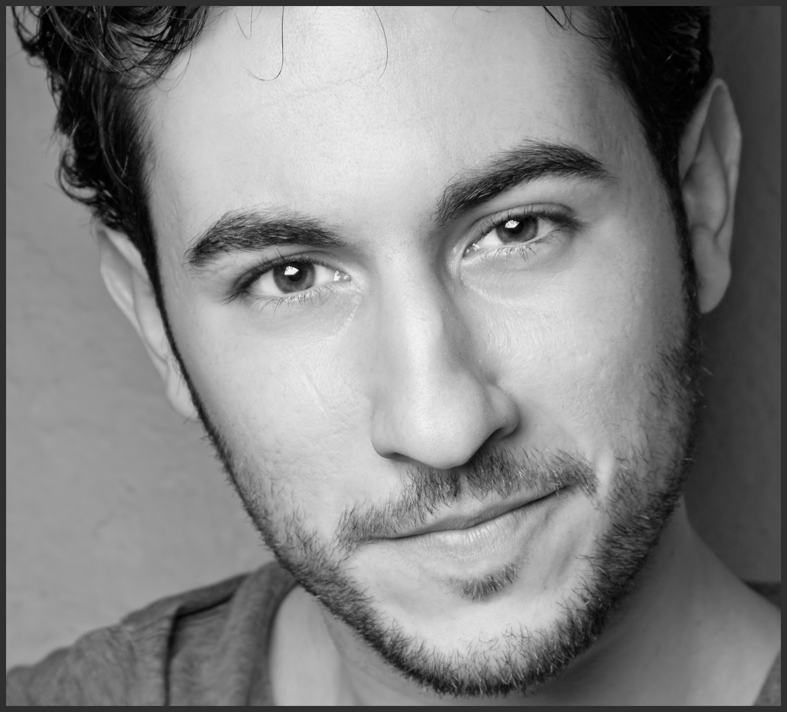 Protagonista: Héctor González ~ Erasmus WebSerie