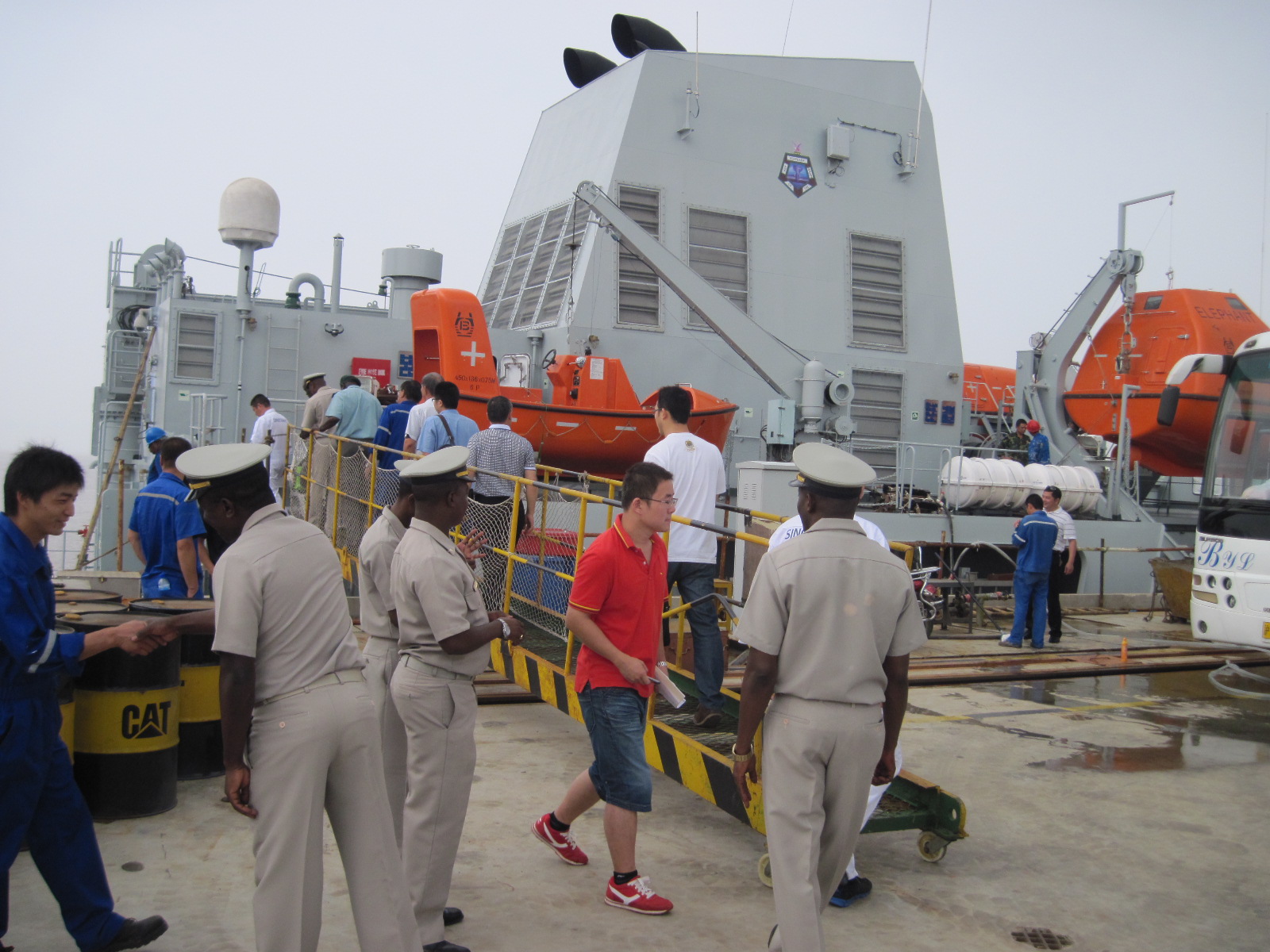 China Defense Blog: Photos of the day: Hang over of the Elephant to the ...