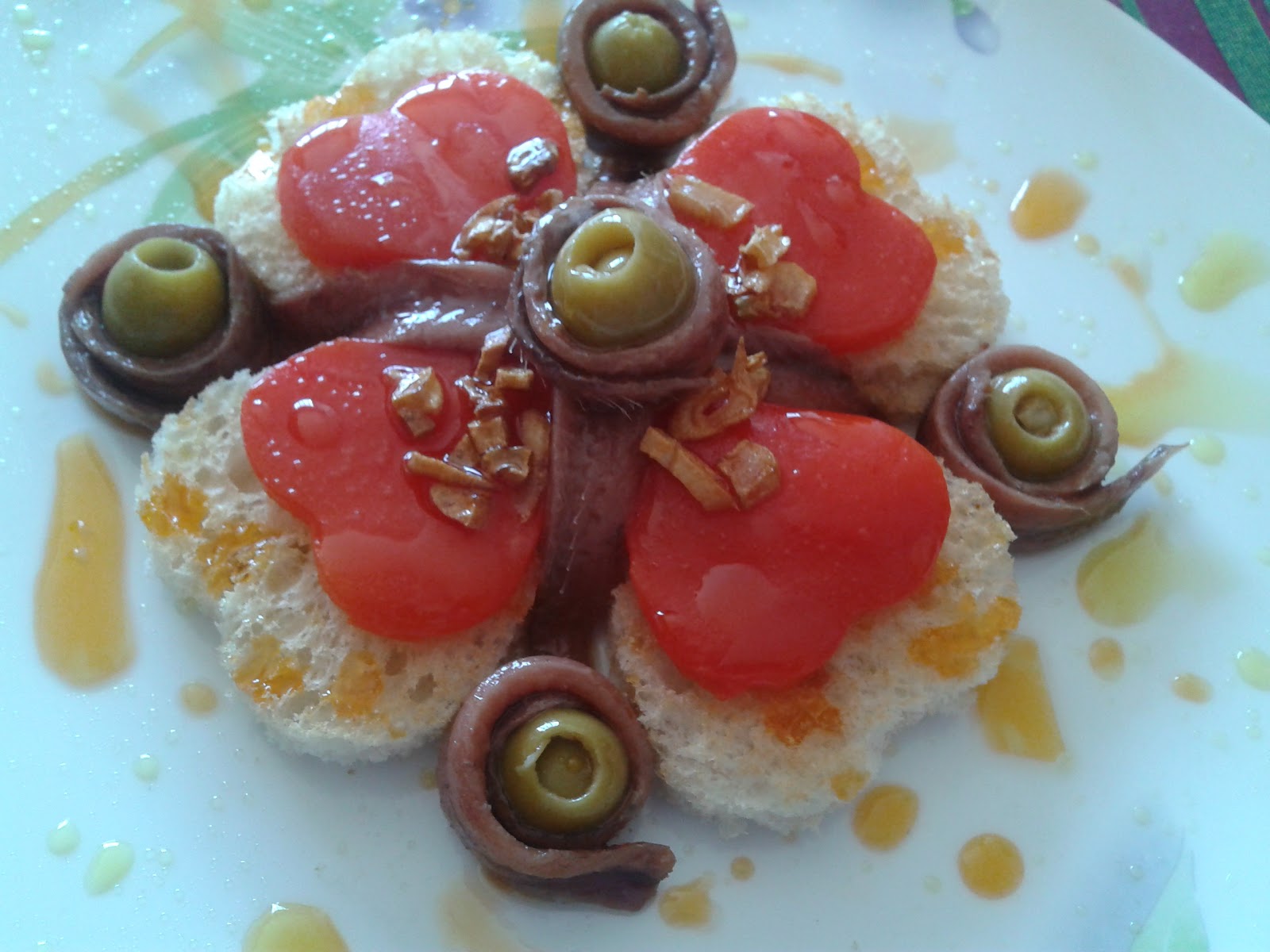 Mi Cocina de Recetas Variadas: Trébol y Barquito con anchoa y ventresca ...