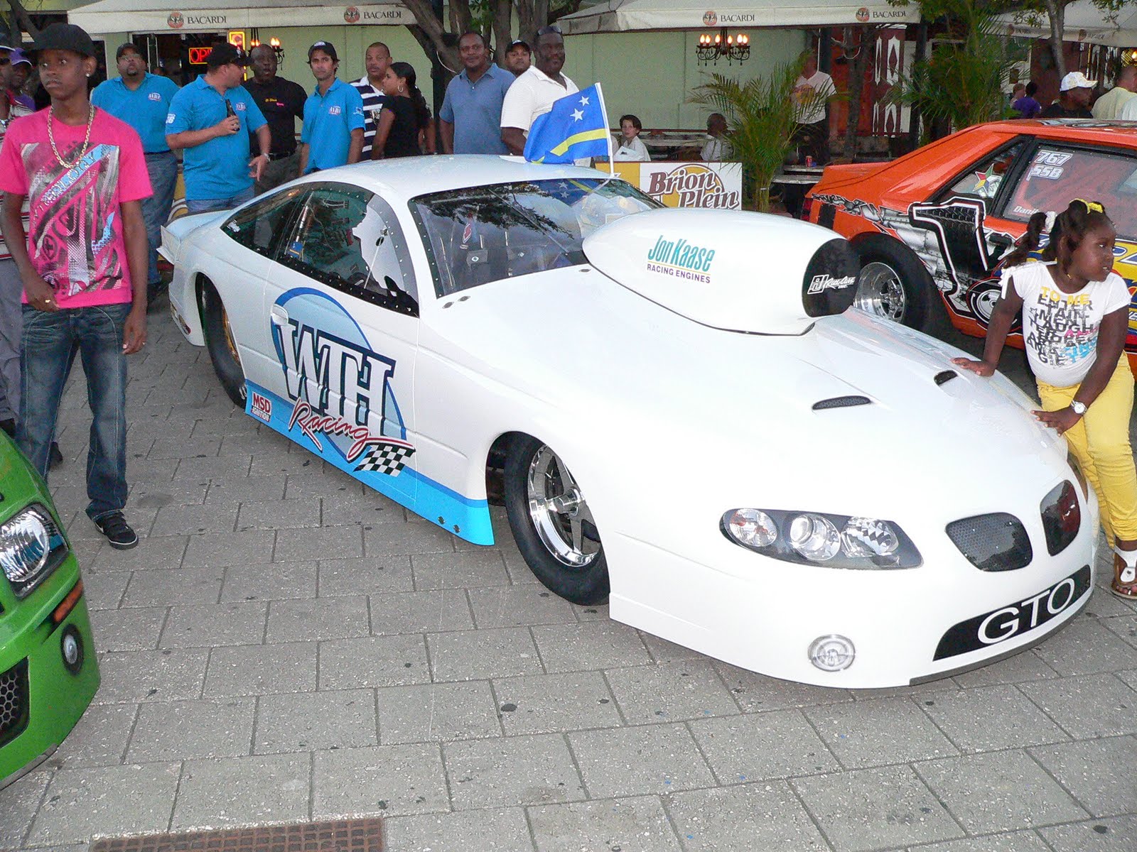 Papo Racing News Cool Cars Hot Girls