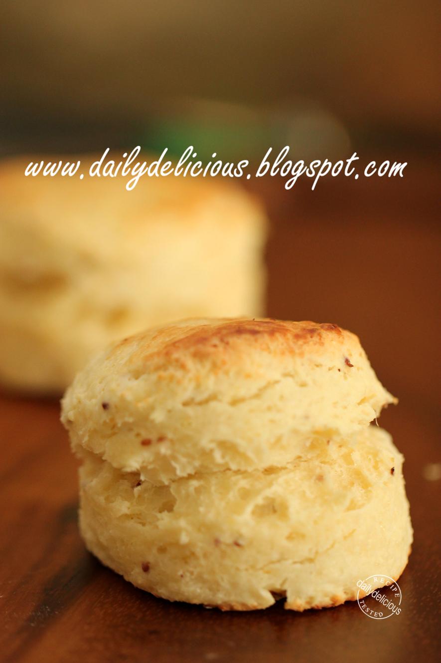 dailydelicious: Cheddar cheese scone: My mini sandwich scone.