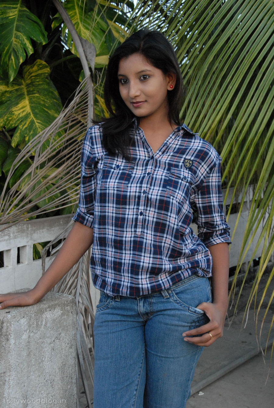 New Actress Vinisha photo Shoot Stills