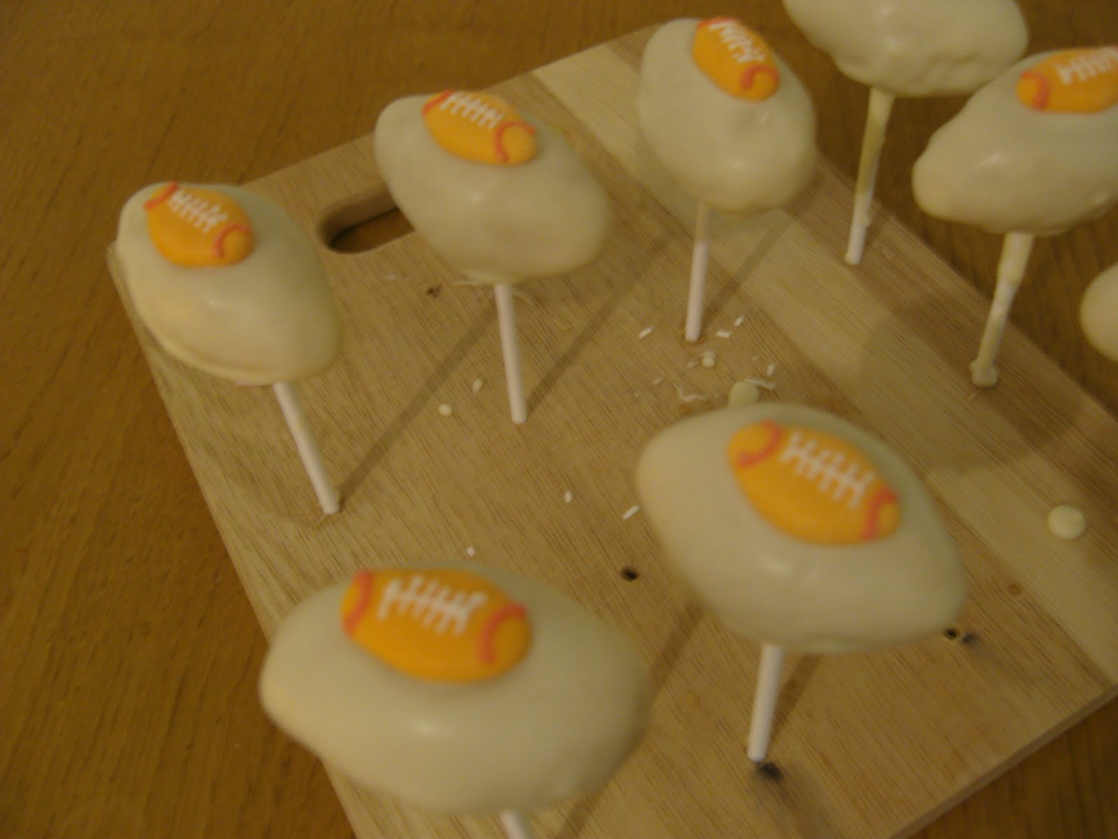 Milly Molly Candy: Rugby Ball Cake-Pops
