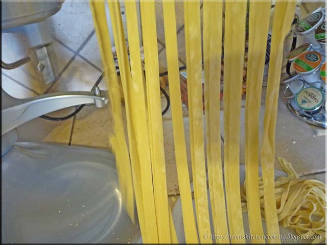 Mom's Cafe Home Cooking: Homemade Fettuccine