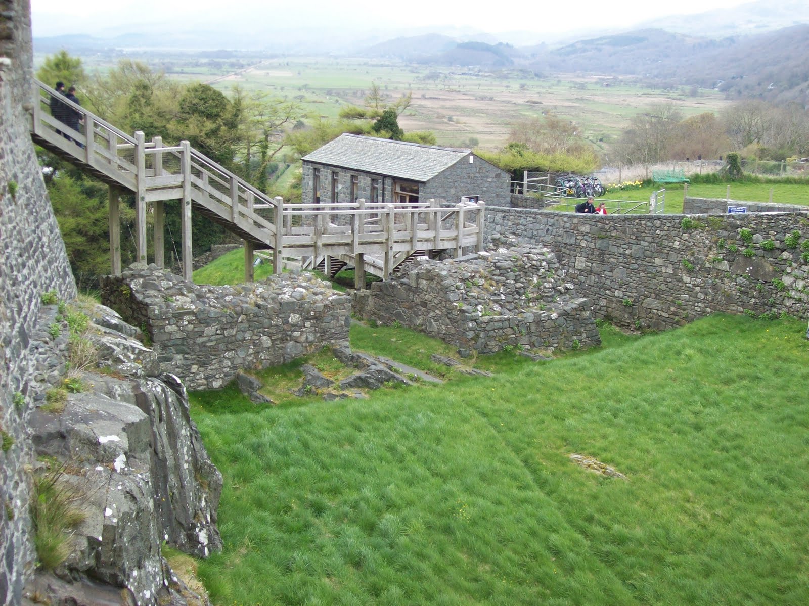 A GHOST HUNTERS DIARY: Harlech Castle