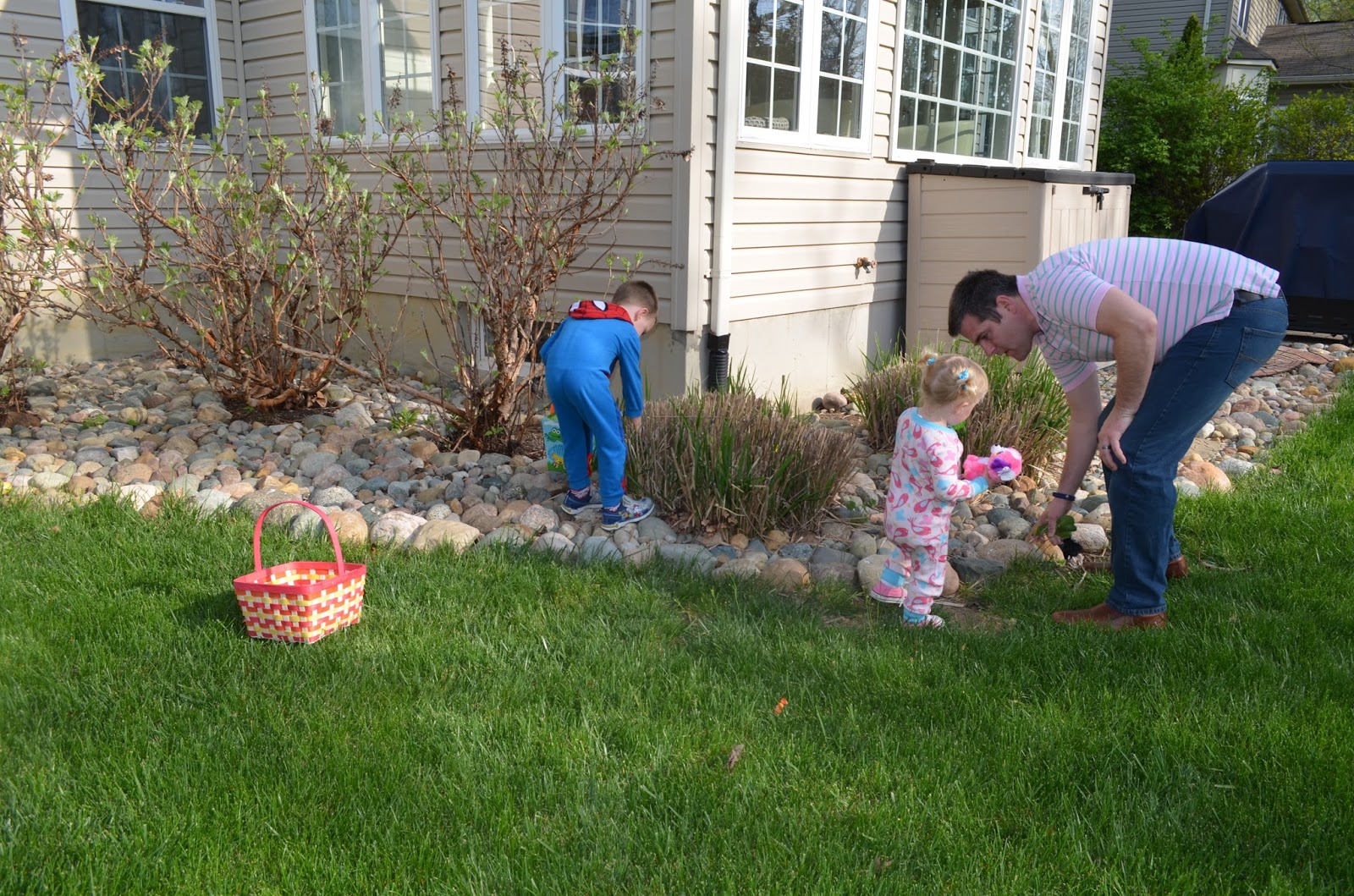 Hudson & Adley's (Neighbor) Hood Life: Easter Weekend!