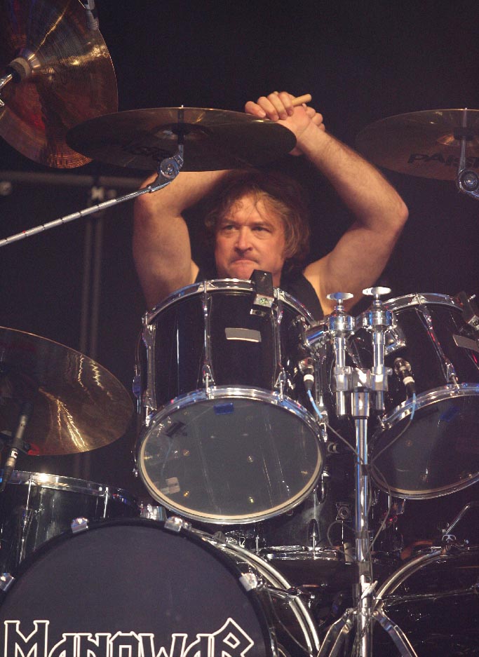 Zona Rock Dan Metal : DONNIE HAMZIK