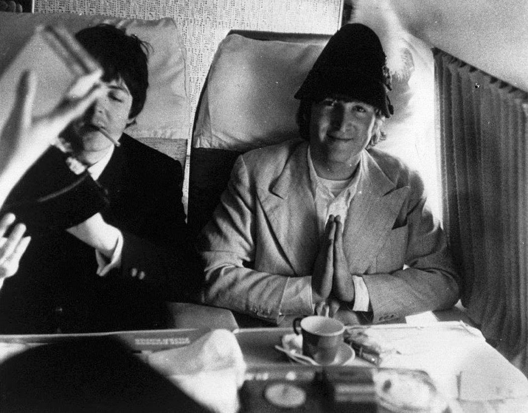 Chuck's Fun Page 2: Vintage Beatles' photos (17 pics)