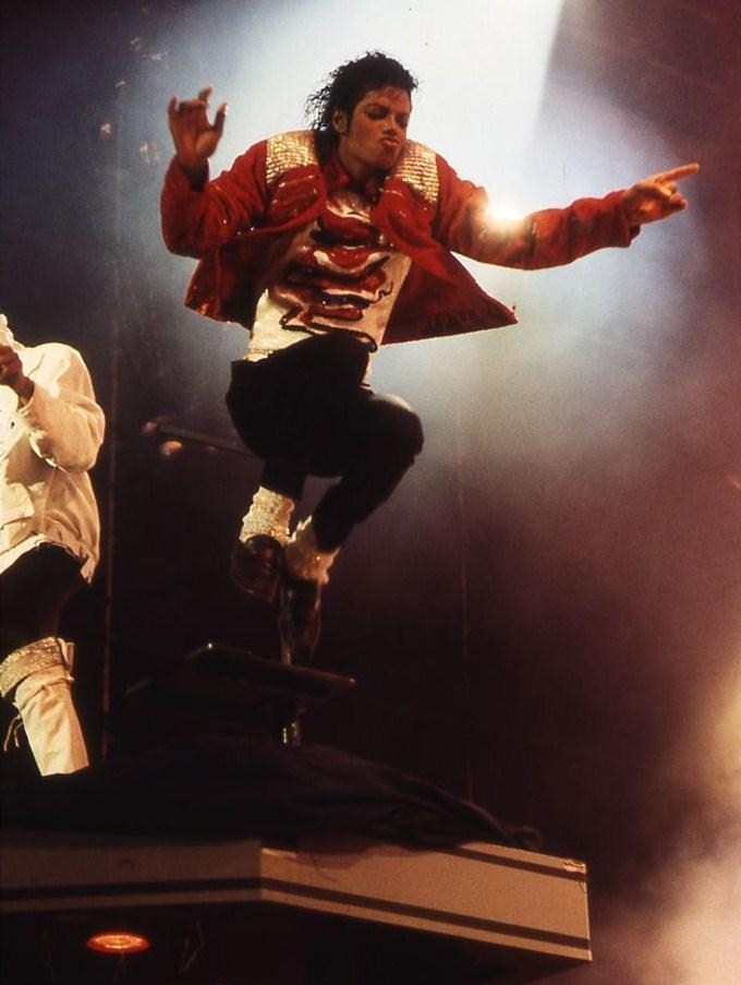 MJJ Photo Gallery: Michael Jackson - Victory Tour (The Jackson Tour)