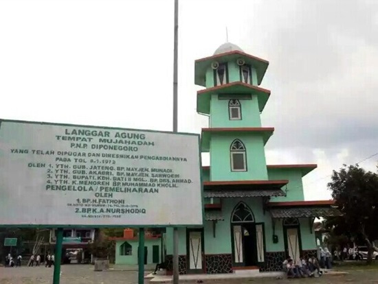 Singgah Ke Masjid: Langgar Agung Pangeran Diponegoro