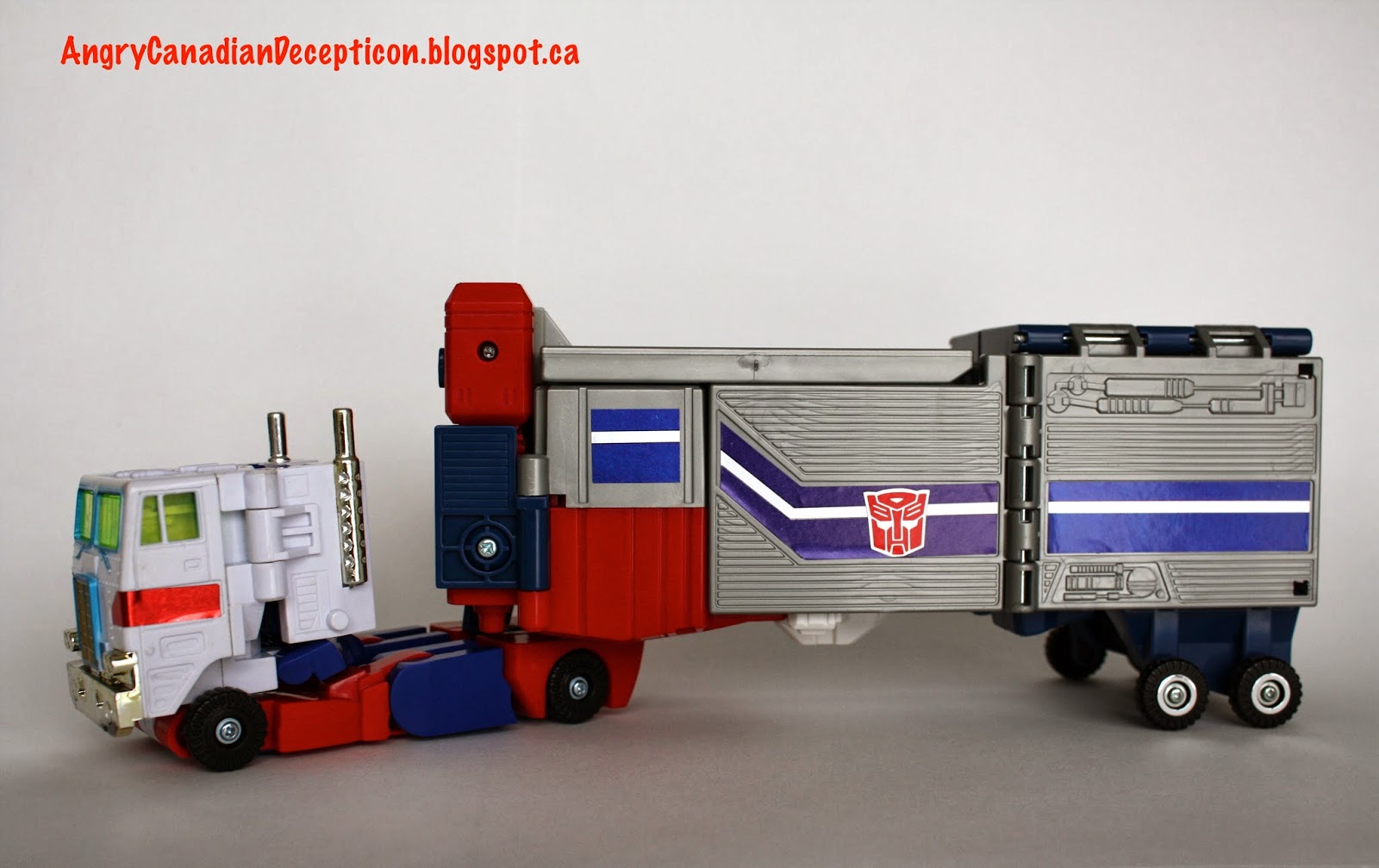 Ultra Magnus Trailer Masterpiece