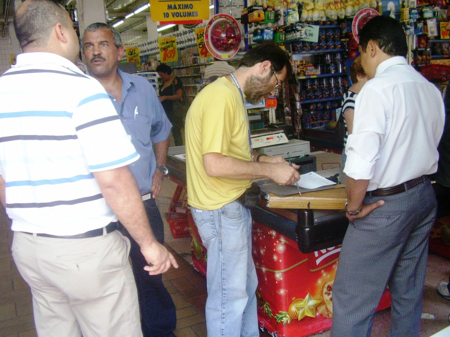 JORNAL EVANGÉLICO www.je.inf.br: Subprefeitura de Itaquera fiscaliza a ...