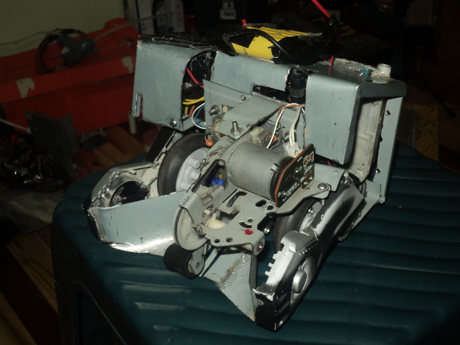 Construccion de Robot Futbolista a base de Arduino y bluetooth | Gaelec