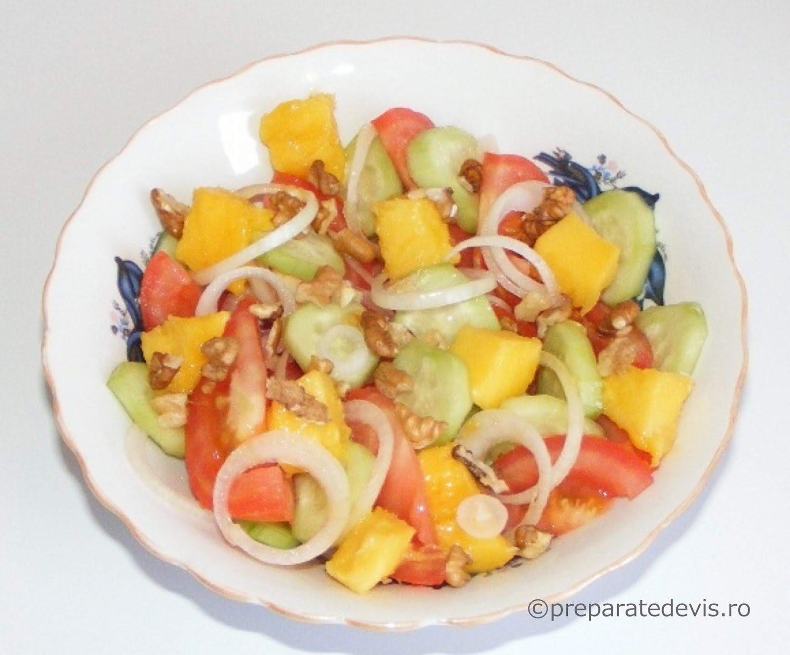 Salata cu avocado | Preparatedevis.ro