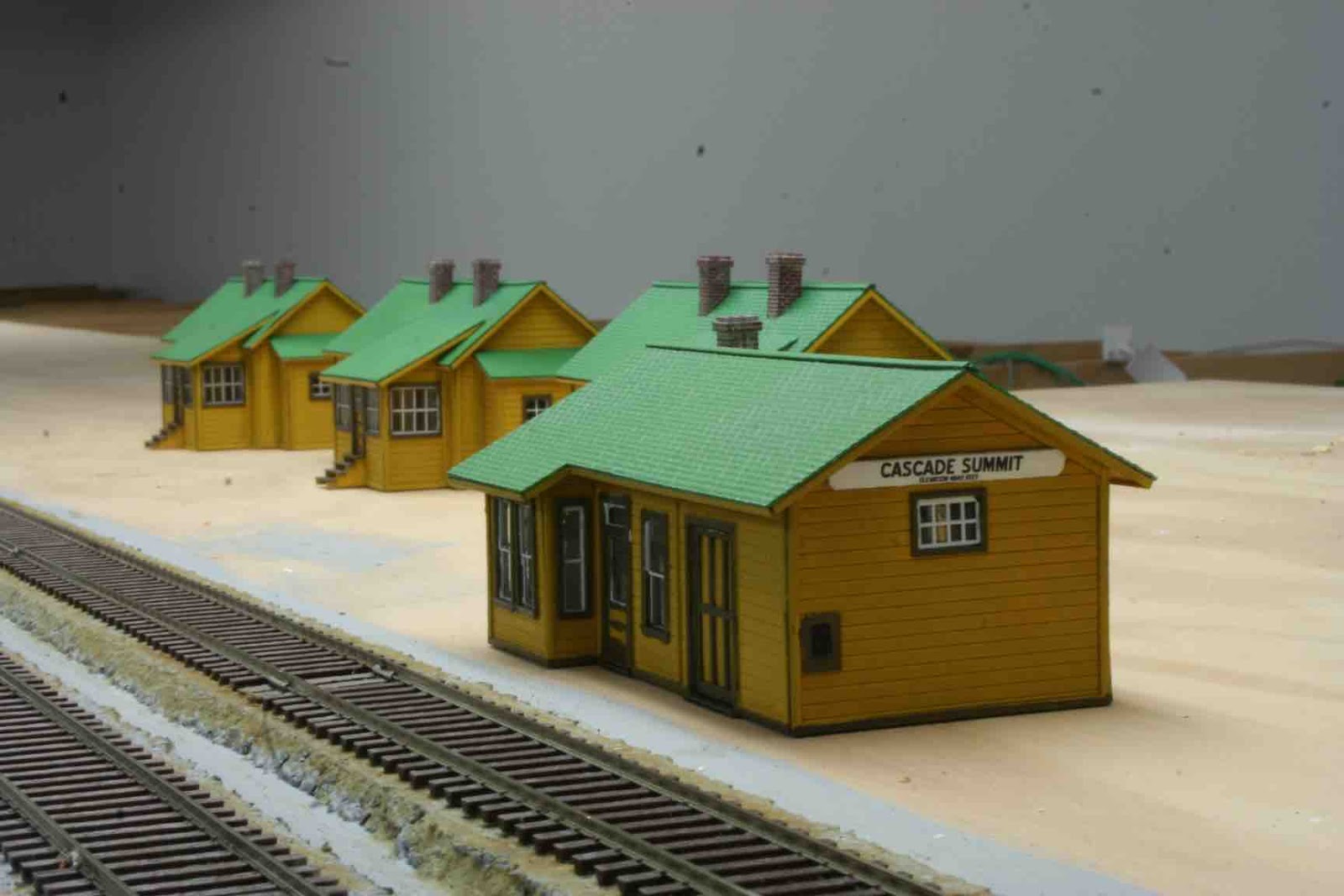 Southern Pacific Cascade Line: TRAIN ORDER OPERATOR HOUSING