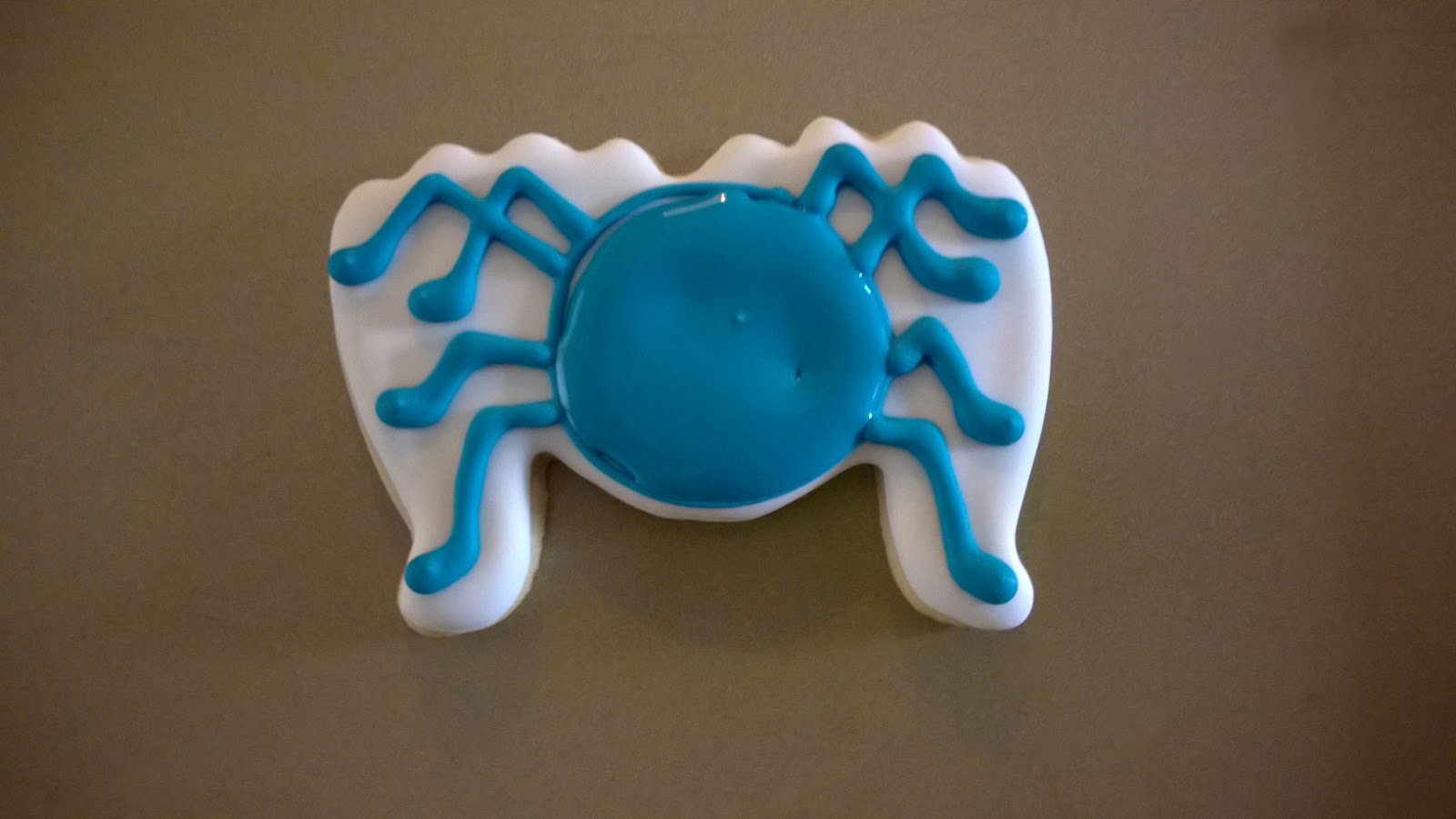 The Royal Icing Queen: Spider Cookies - Tutorial with Pictures