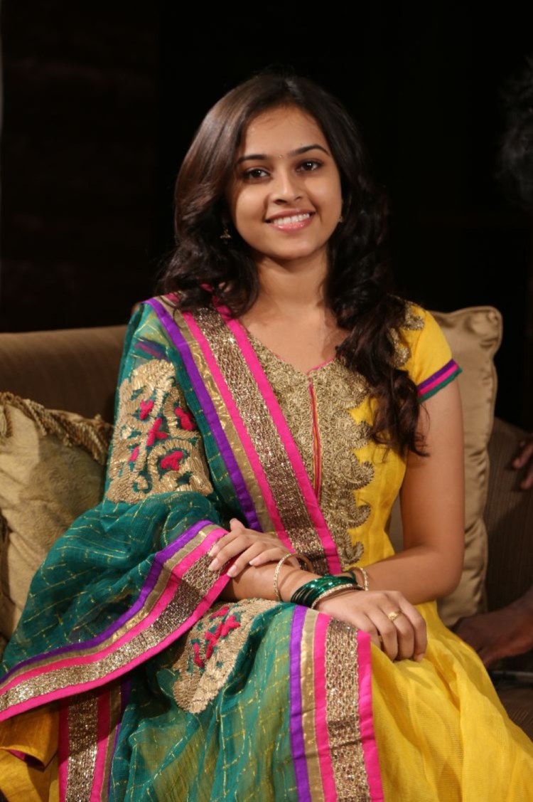Sri Divya Photoshoot | Tollywoodtv