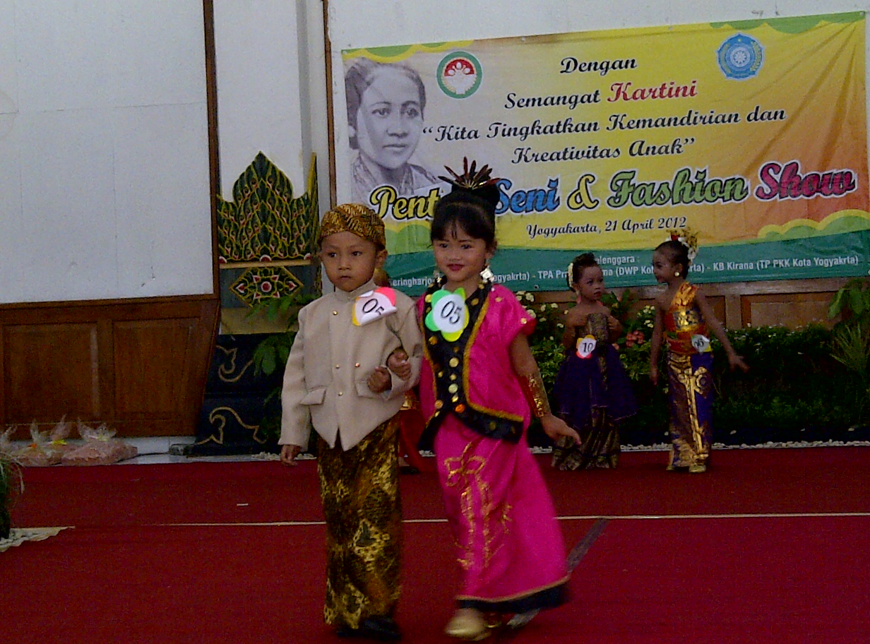 Model Baju Fashion Show Anak Terbaru 2016