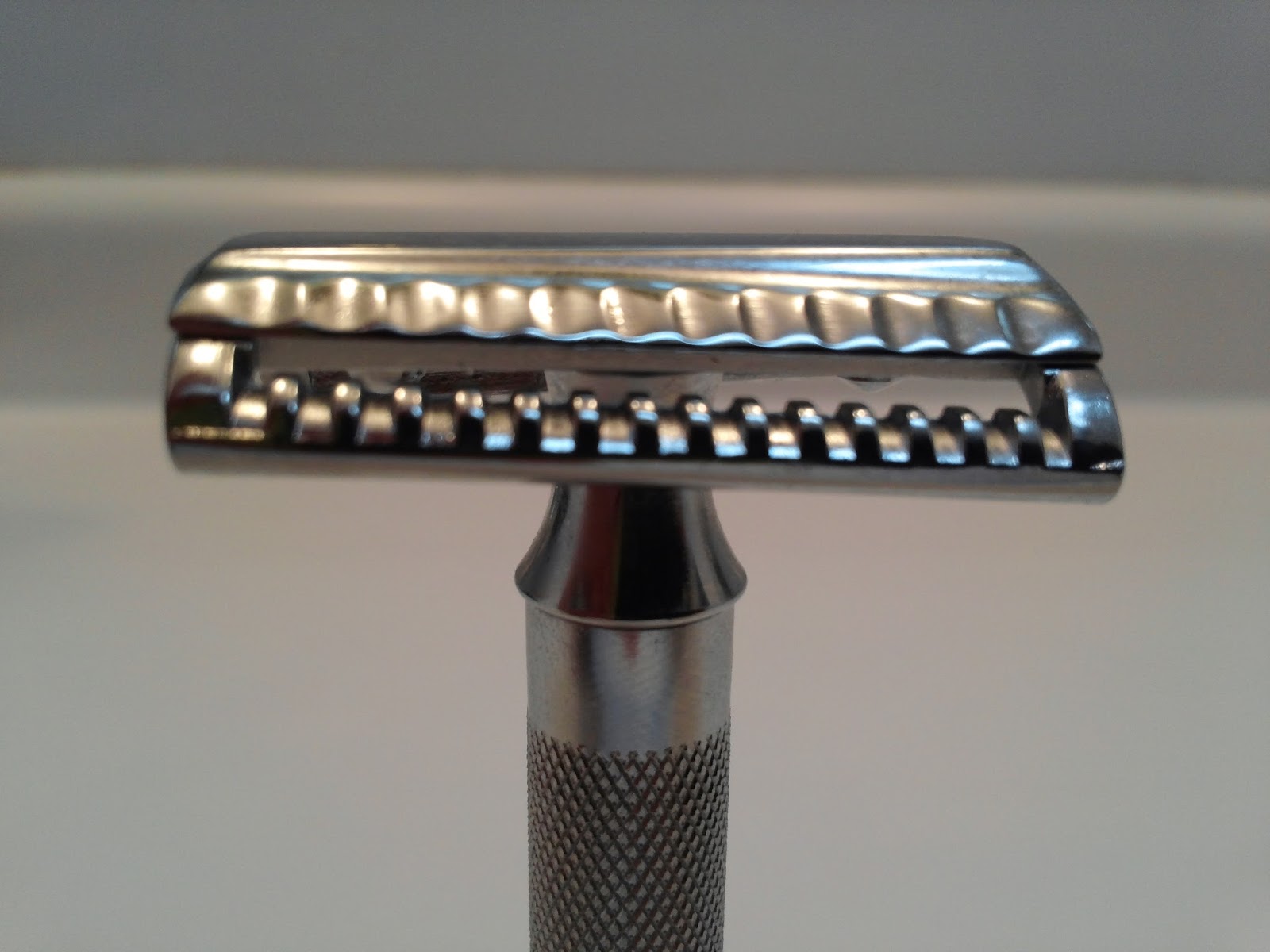 Shave Like Grandad: SuperMax Titanium Blade Combinations with Razors