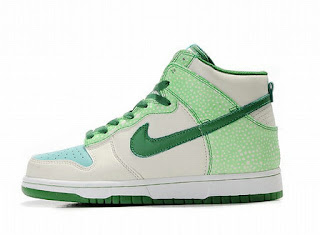 High Tops Nike SB Dunk : Nike SB Glow In the Dark Premium Dunks ...