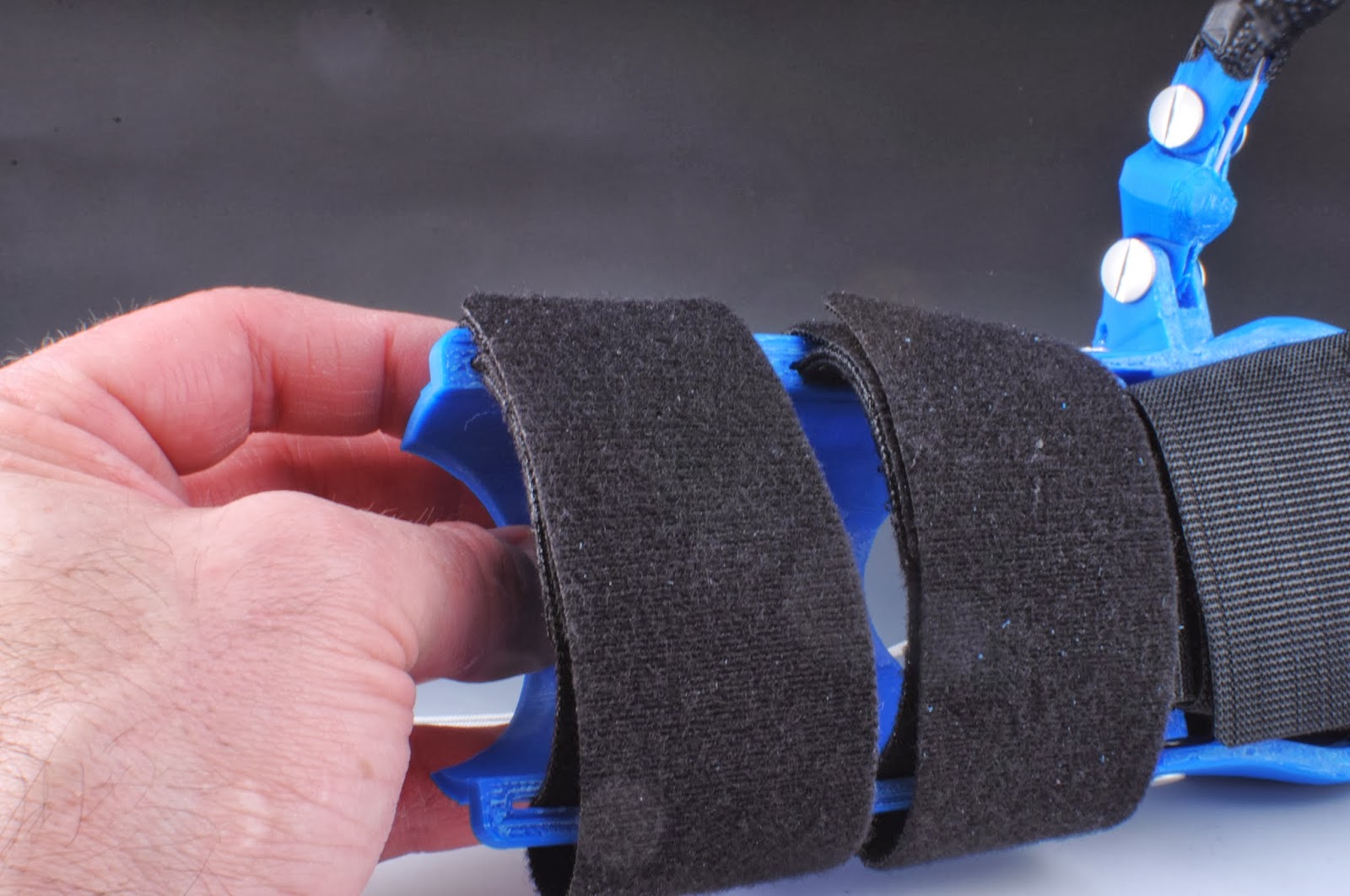 handverker: gauntlet velcro closure