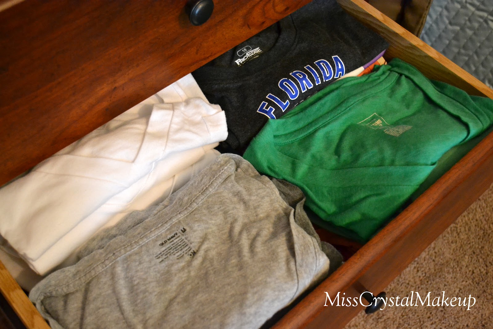 How To Organize T Shirts & Cami - Miss Crystal