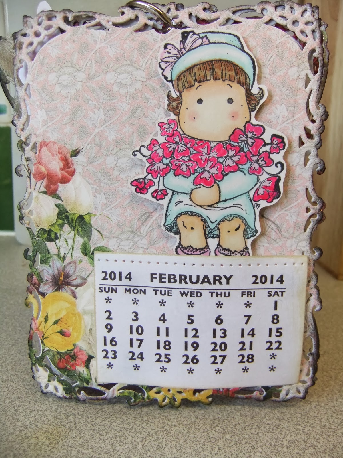 Challenge Entry for Lulupu : Handmade Desktop Calendar