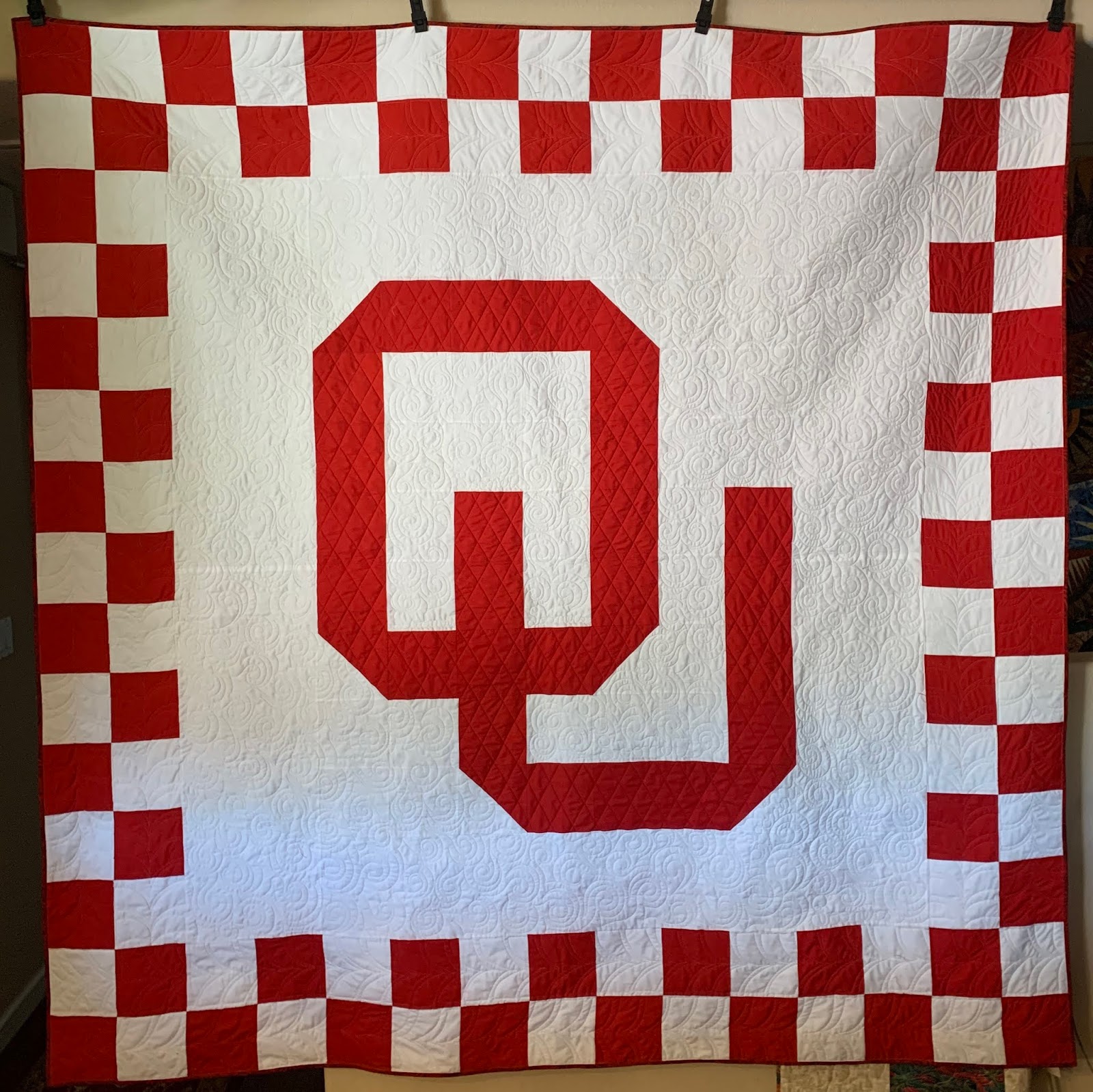 Ros-the-quilter, quilting is my sanity…….: The Oklahoma Sooners Quilt