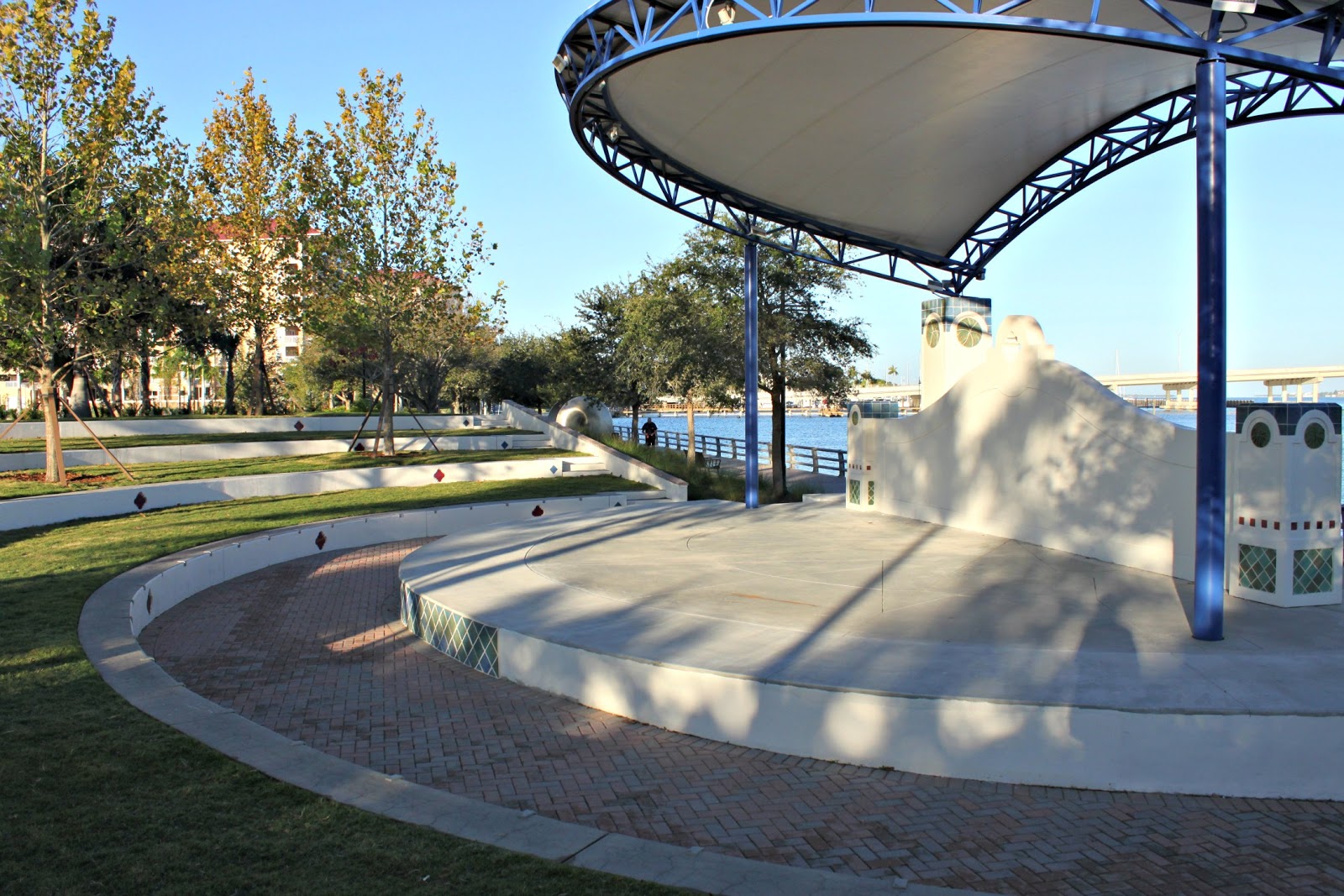 MadSnapper: Riverwalk - Amphitheater