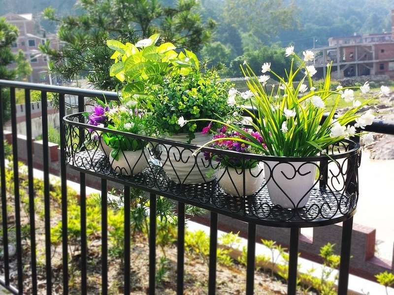 34 Cool ideas for balcony planters and window boxes - Diy Fun World