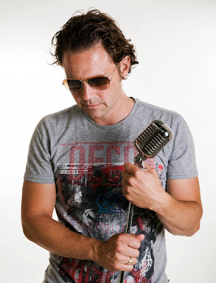 John Denies: Biografie