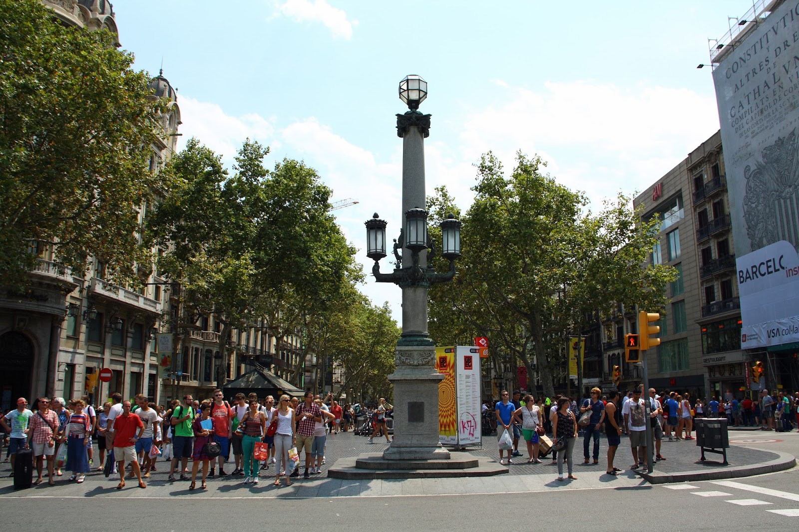 La Rambla de Barcelona, un kilómetro de actividad