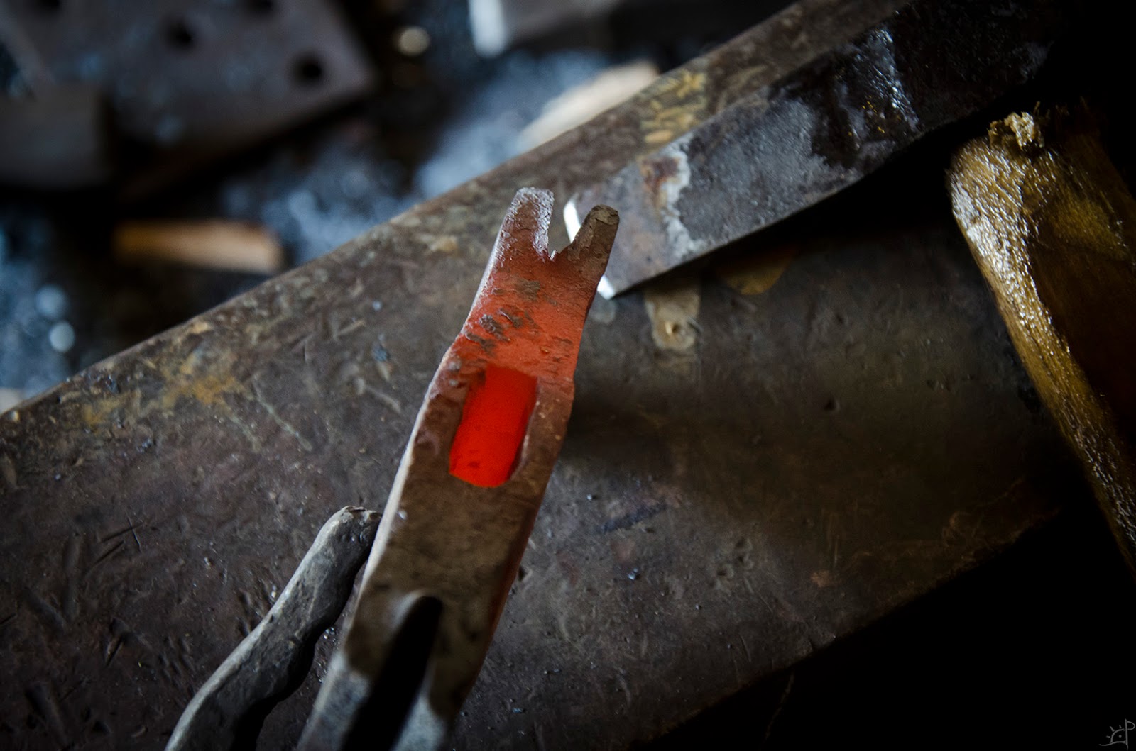 Shards of the Dark Age: Forging a Double Bit Axe